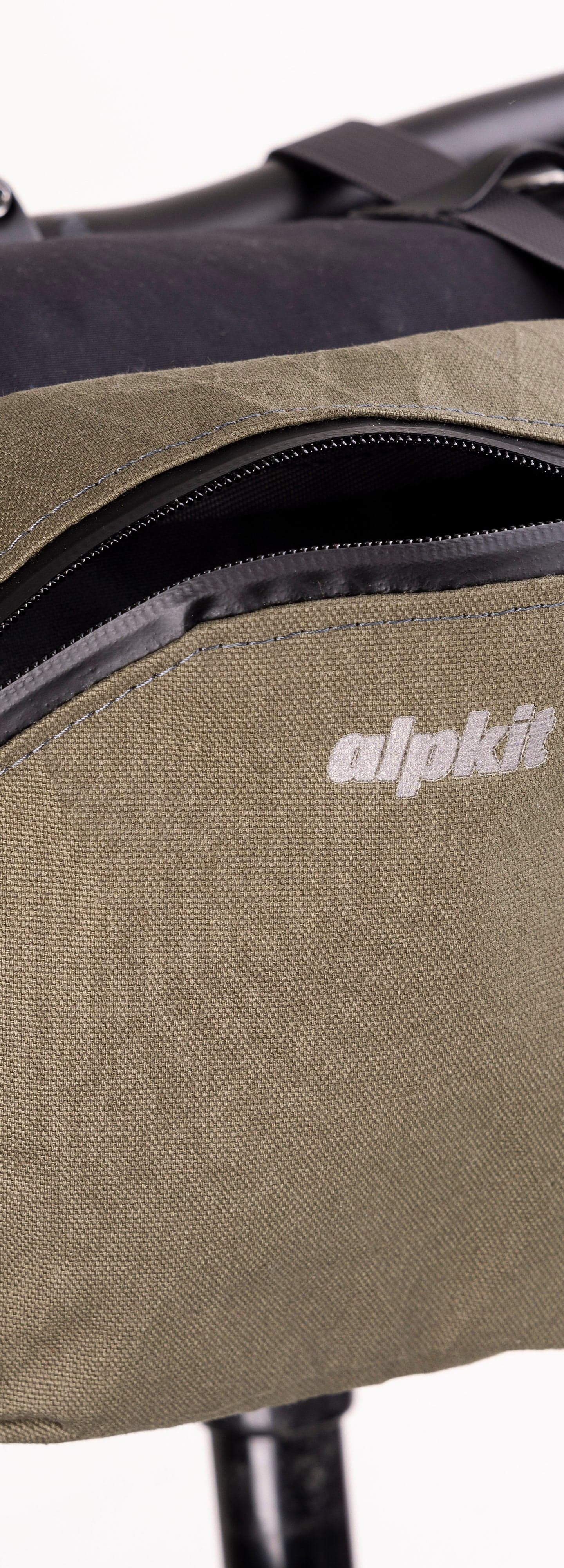 Roo Pouch | 2.5L Handlebar Bag Accessory Pouch